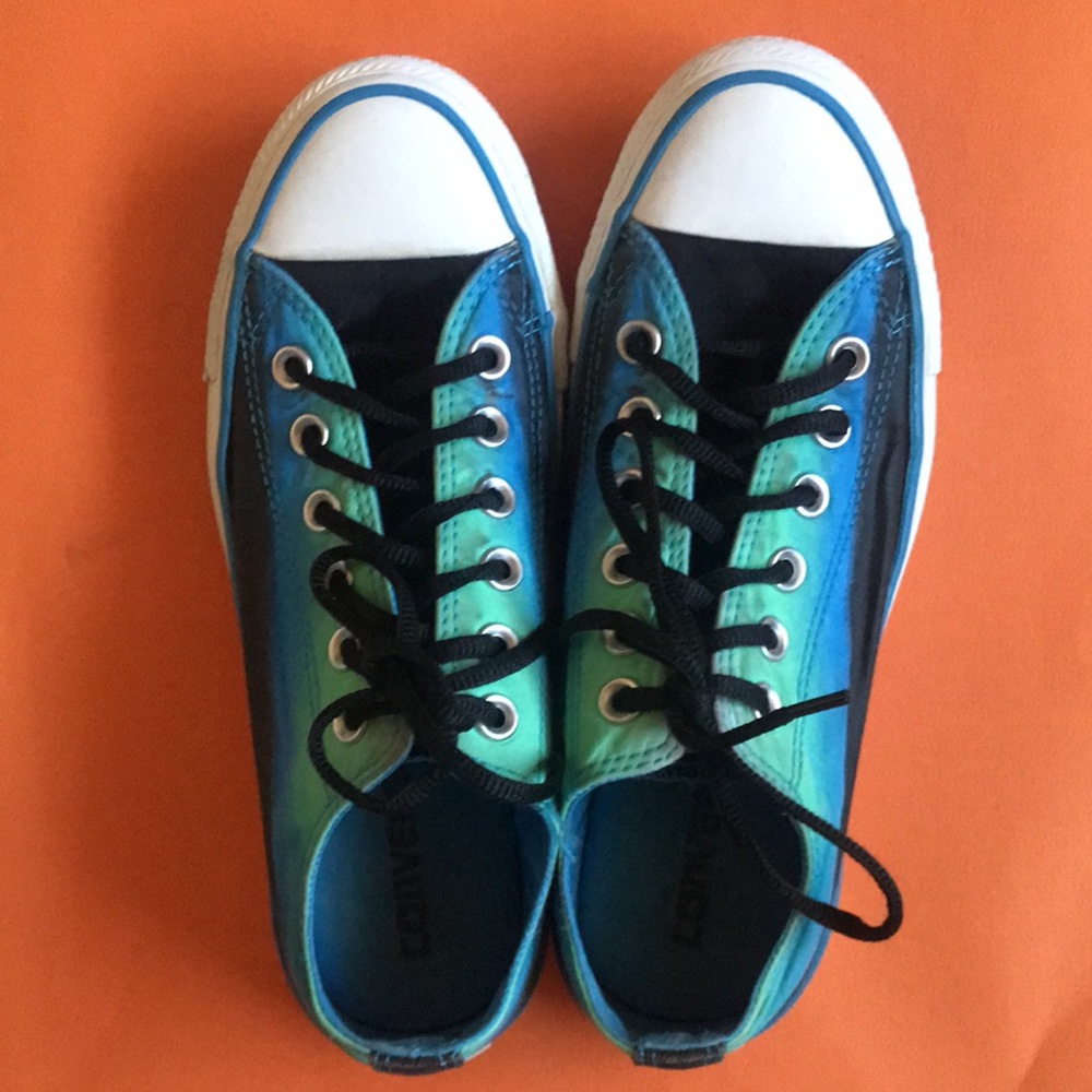 Converse Allstars * Low Tops, Graduated Colors From B… - Gem